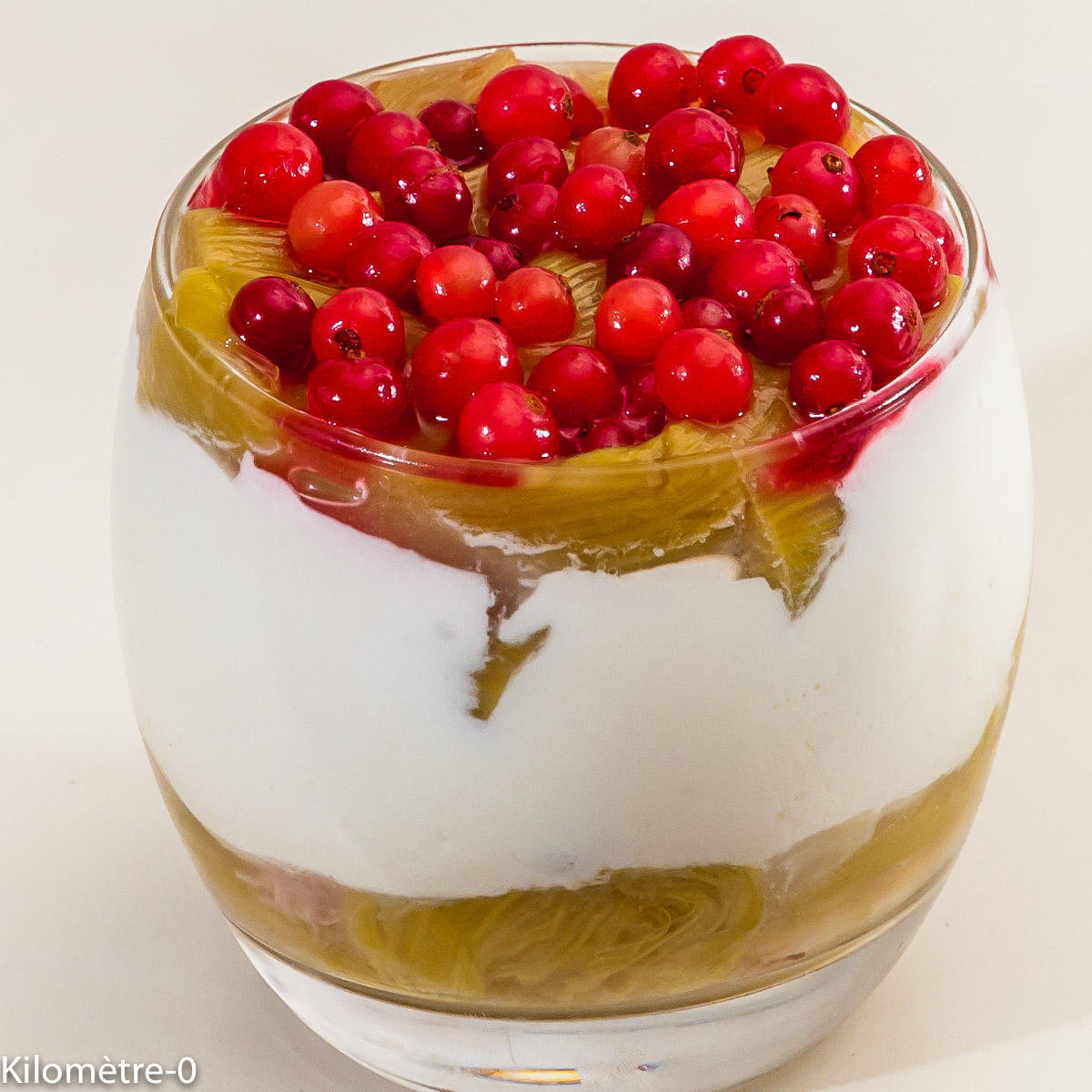 Photo de recette de verrine de fruits rouges, rhubarbe, facile, yaourt ...